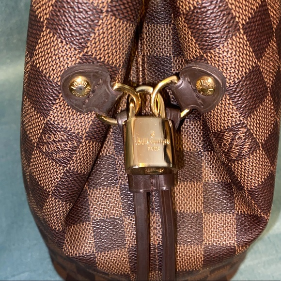 Accessories | Iso Lv Key 31 | Poshmark